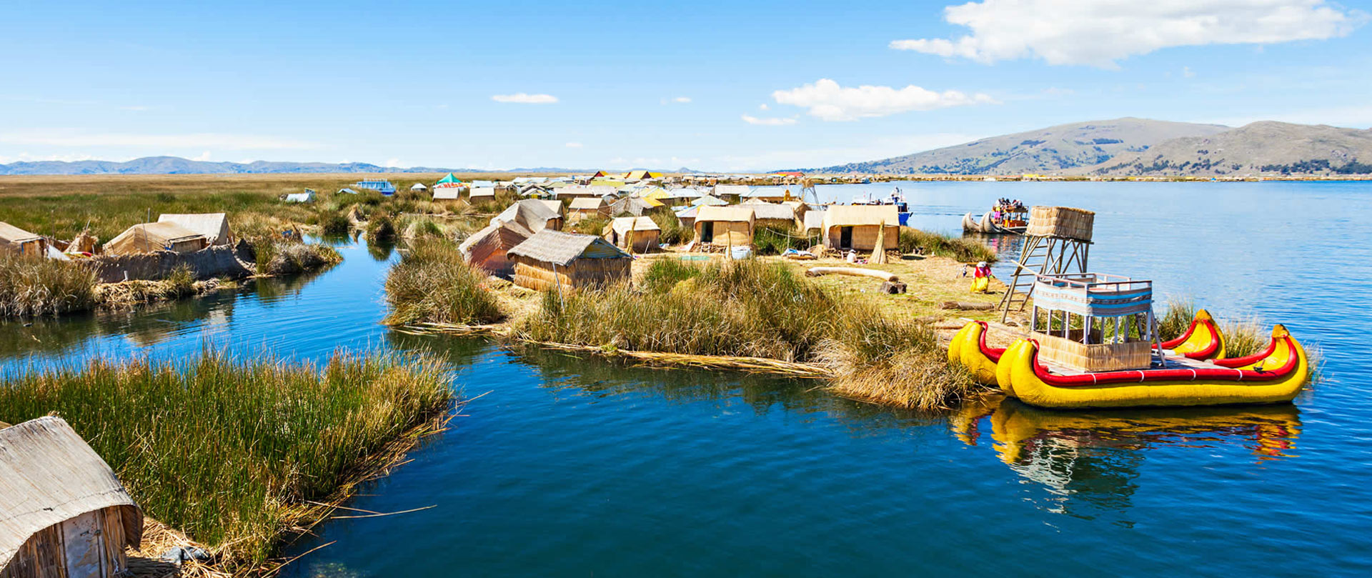 UROS FLOATING ISLANDS - Peru Ancestral